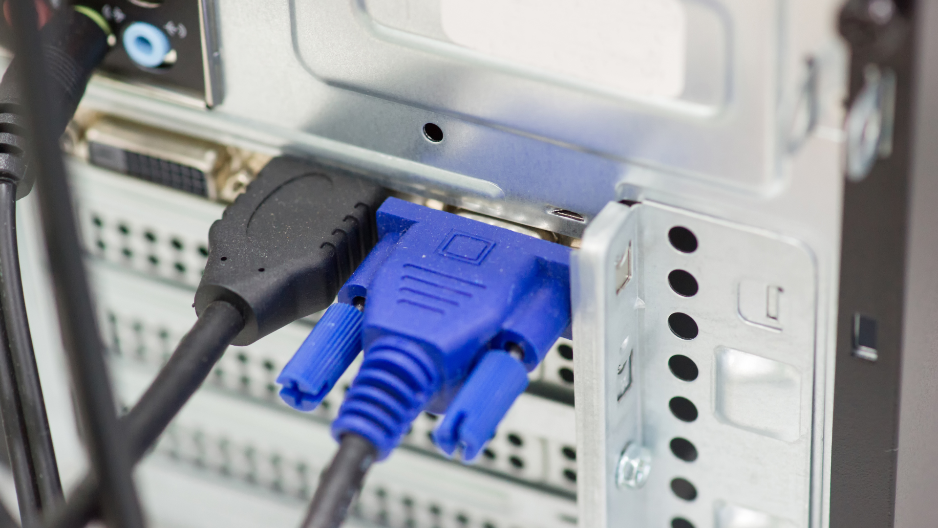 HDMI Connection: A Guide to Fixing the 'No Signal' Error